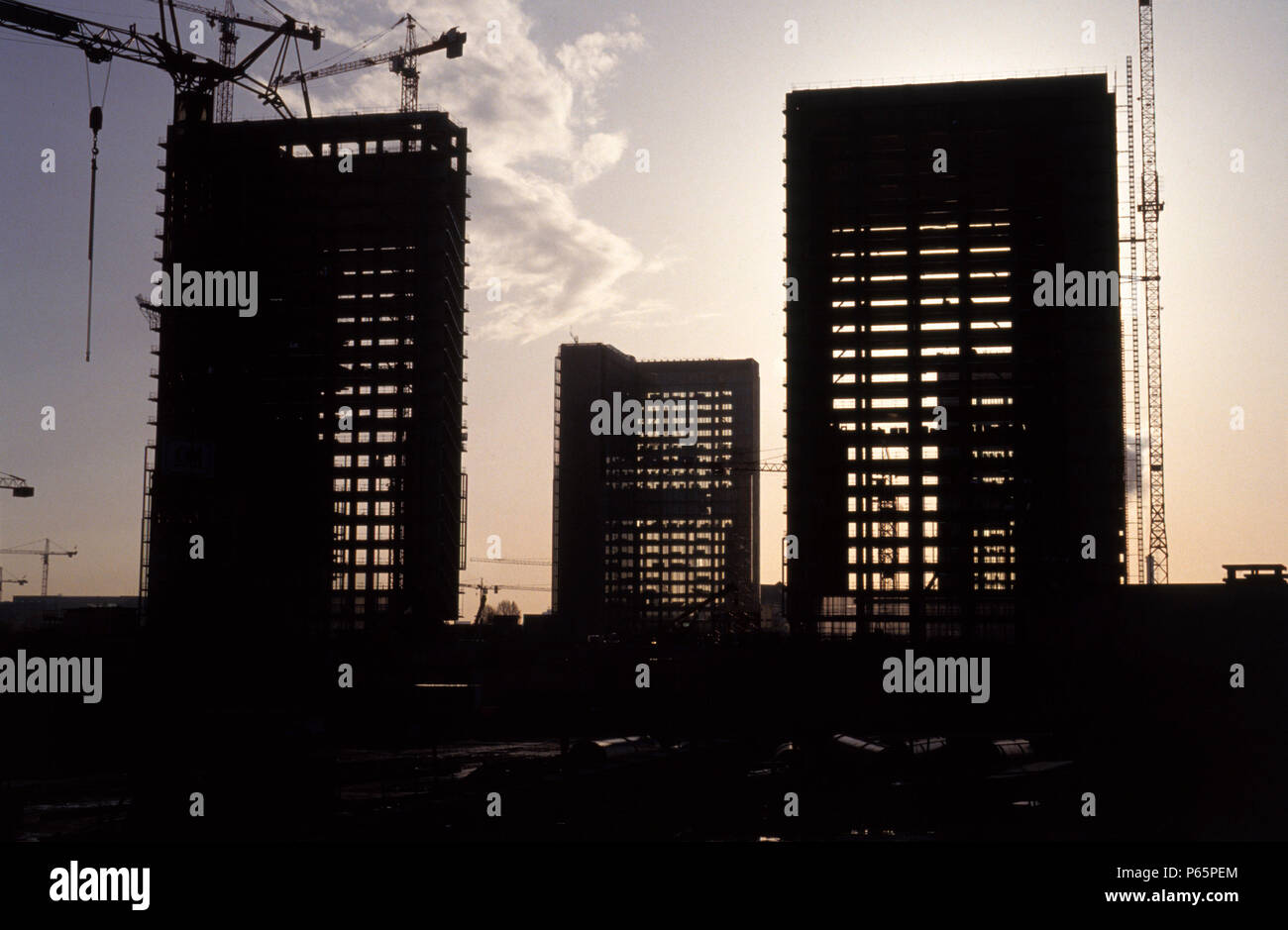 Office tower blocks under construction hi-res stock photography and ...