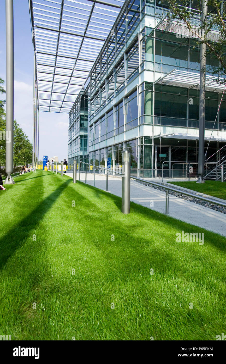 Chiswick Business Park interior, London, UK. Designed by Richard Rogers ...