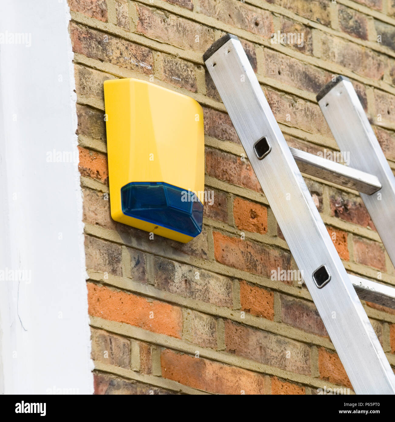 Burglar alarm exterior hi-res stock photography and images - Alamy