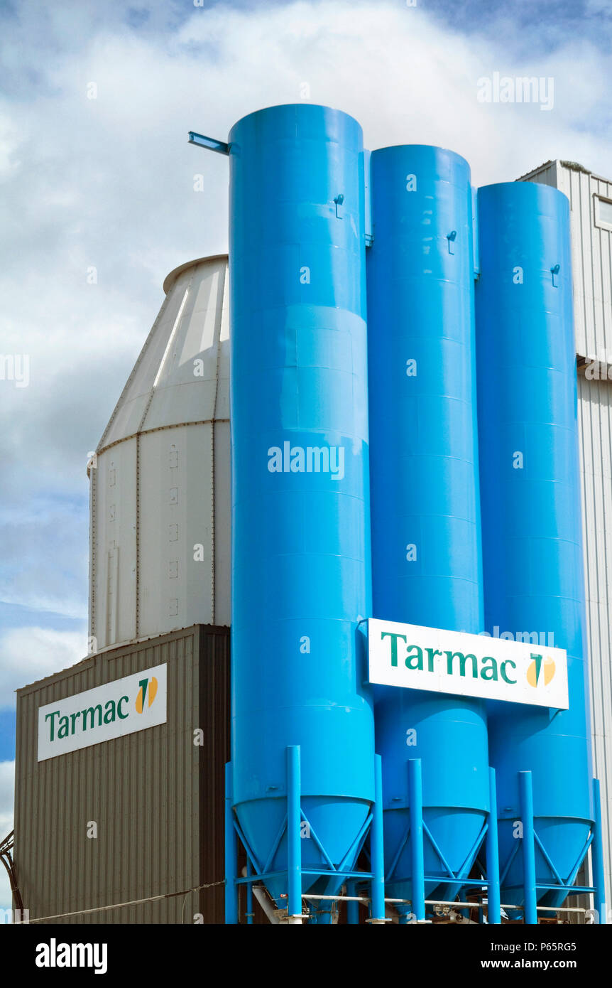 Tarmac factory hi-res stock photography and images - Alamy