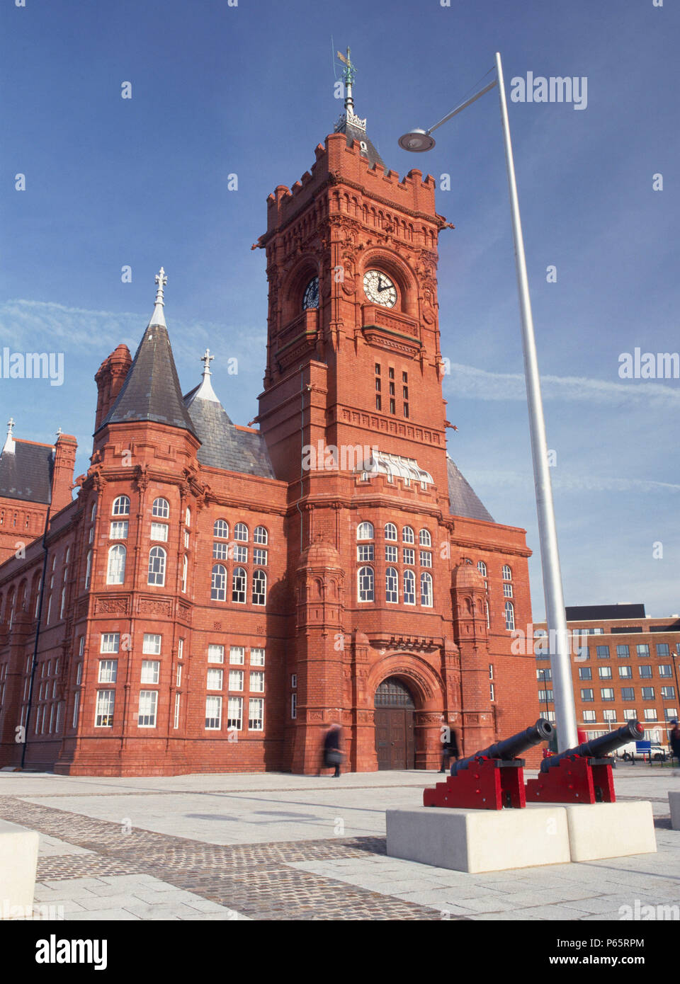Grade 1 building chimneys hi-res stock photography and images - Alamy