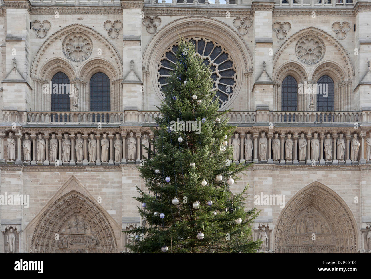 Notre dame cathedral paris christmas hi-res stock photography and ...