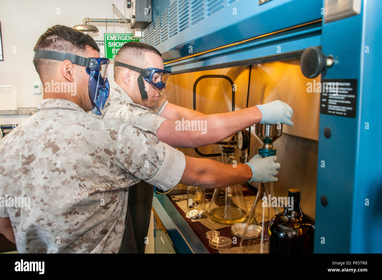 Petroleum Lab Specialist High Resolution Stock Photography and Images ...