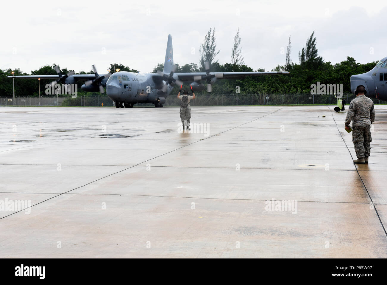 156 wing inspection team hi-res stock photography and images - Alamy