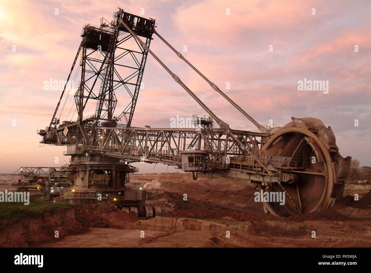 Mining large excavation machine hi-res stock photography and images - Alamy