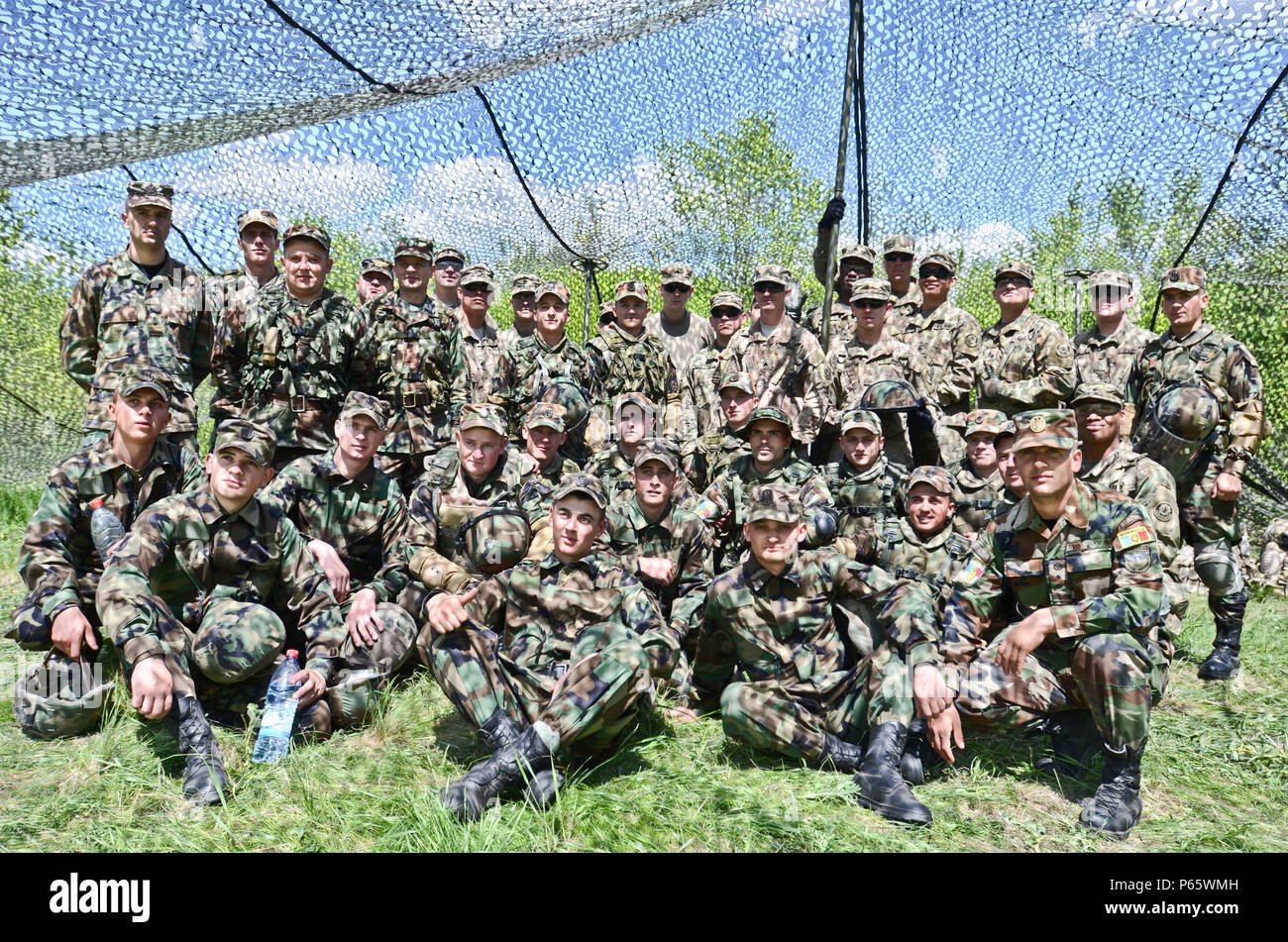 Moldovan Soldiers from the National Army Land Forces and U.S. Army ...