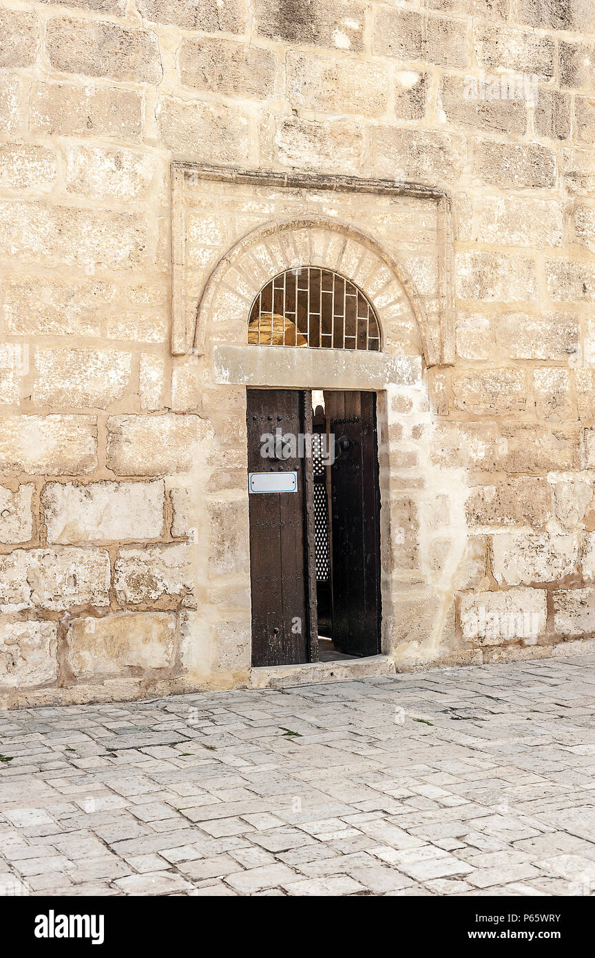 Great mosque entrance hi-res stock photography and images - Alamy