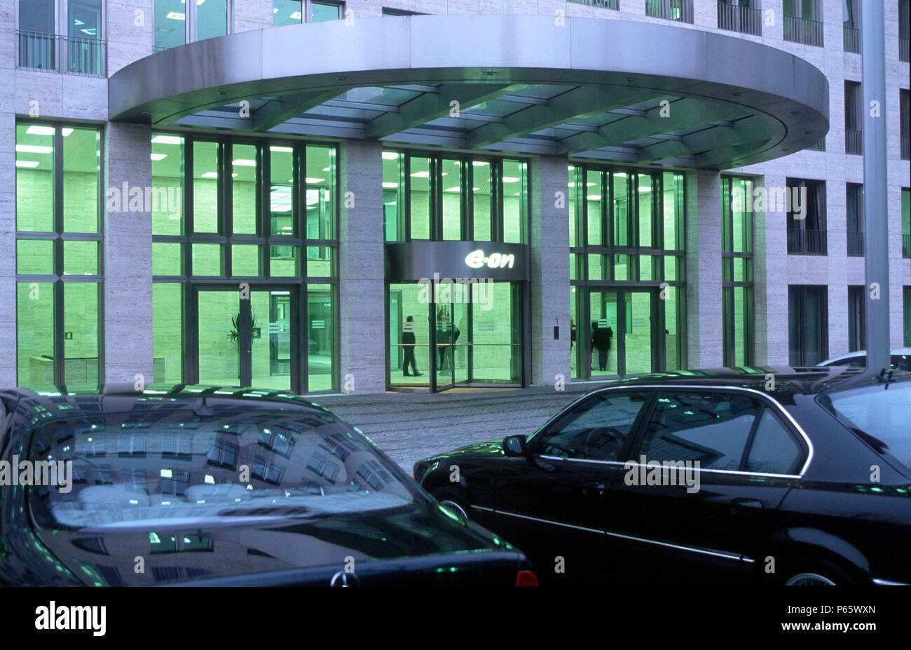 Eon logo High Resolution Stock Photography and Images - Alamy