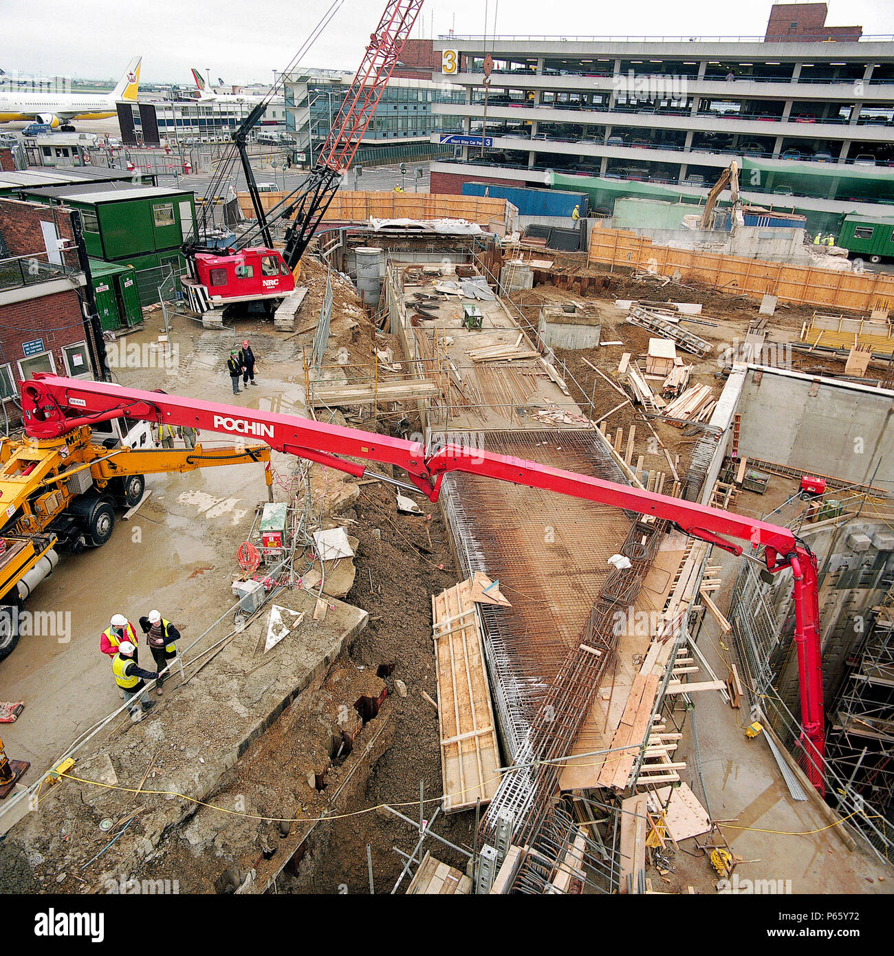 Airport construction site hi-res stock photography and images - Alamy