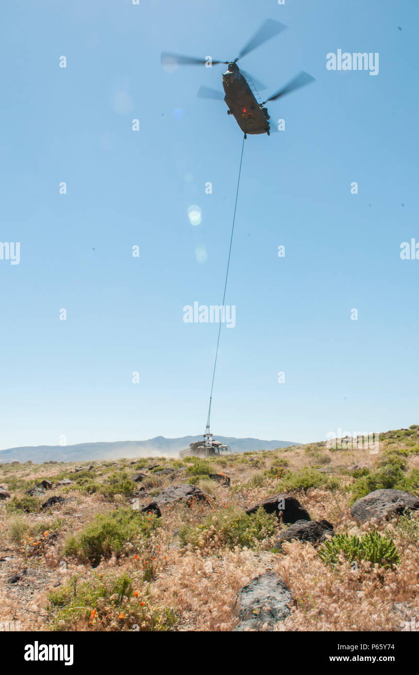 A Nevada Army National Guard CH-47 Chinook Helicopter with the 1/189th ...