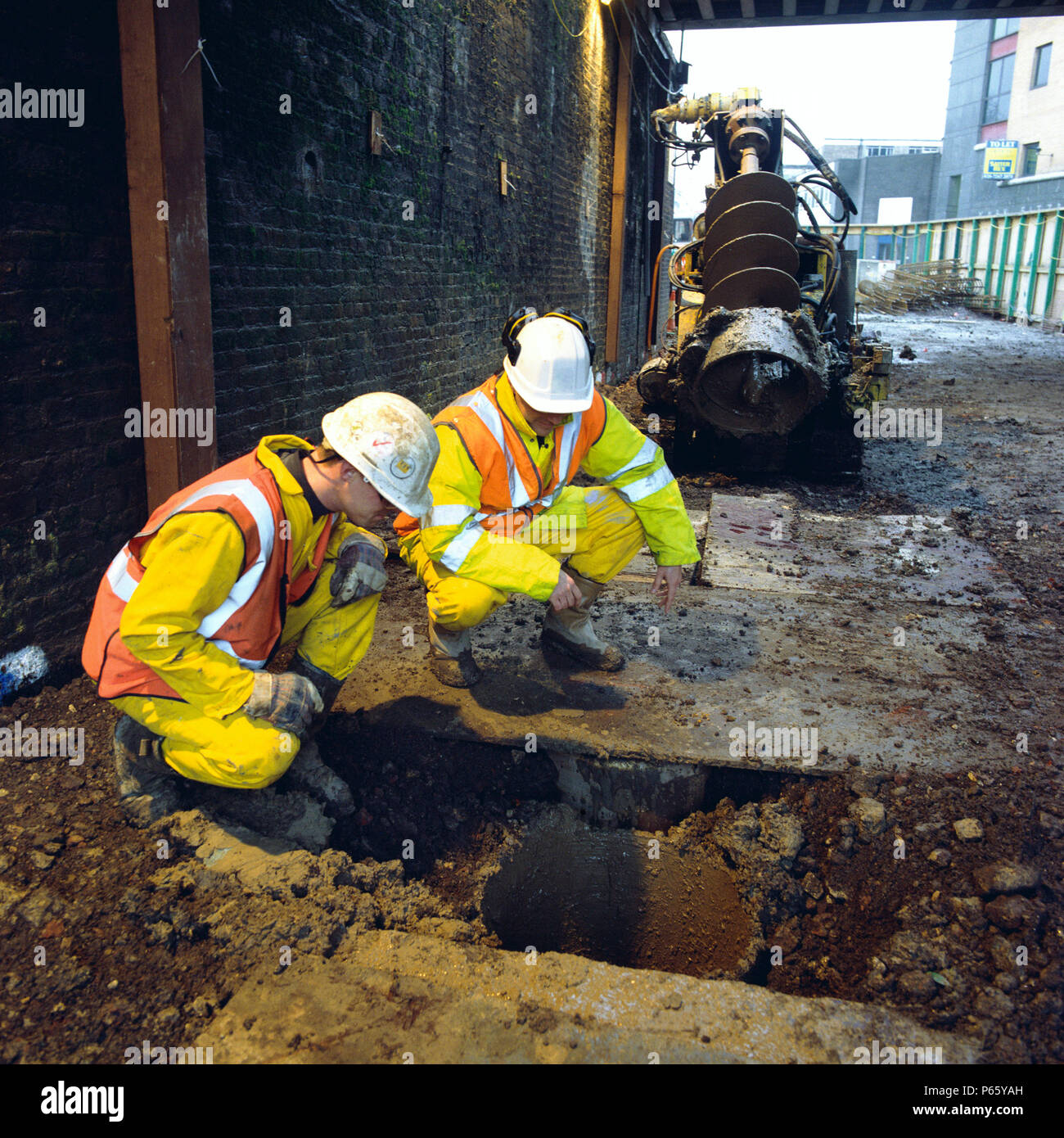 Hole groundworks hi-res stock photography and images - Alamy