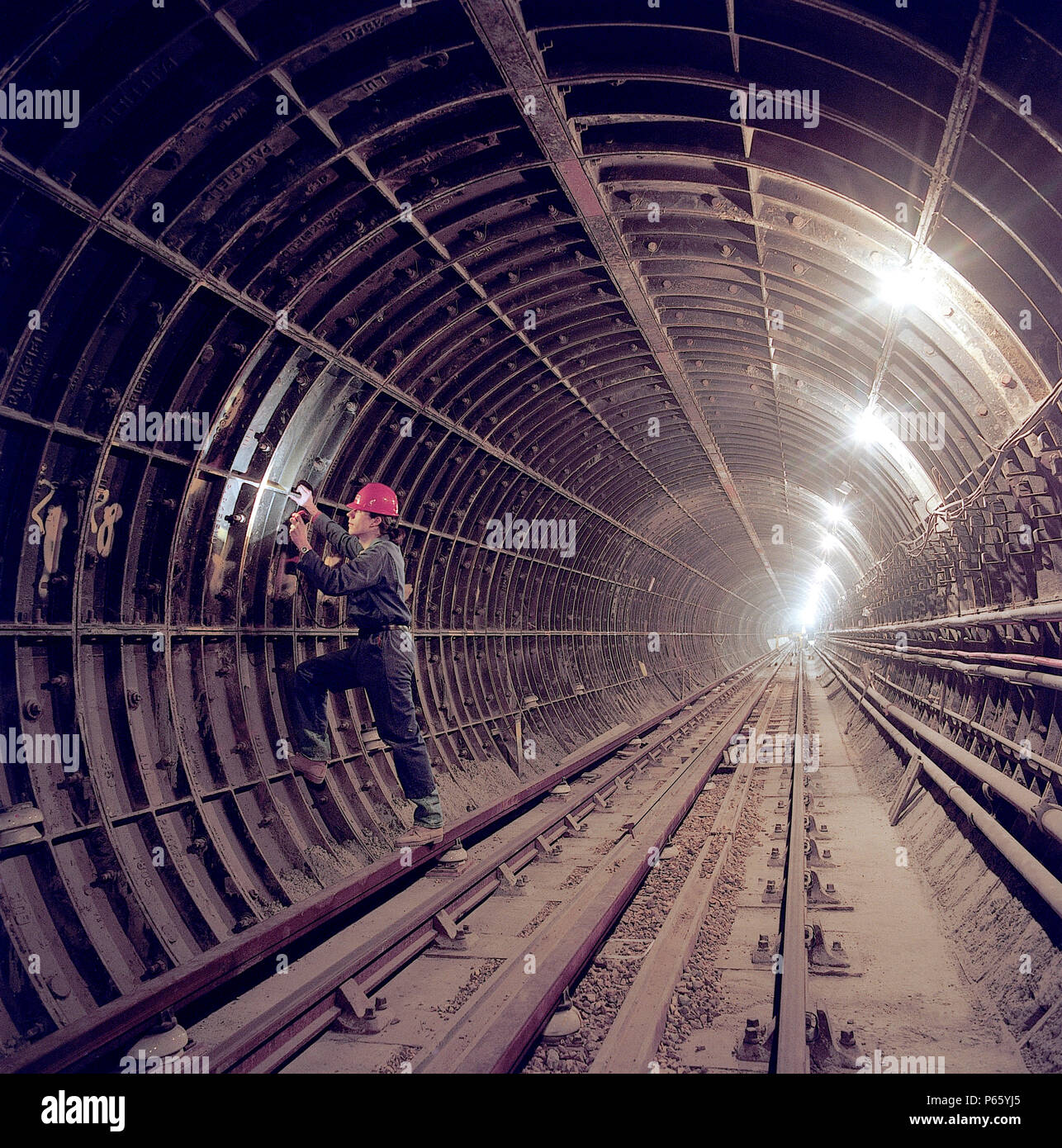 Inspecting segmental tunnel lining during refurbishment of Angel ...