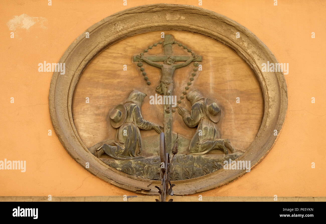 Historic house facade relief hi-res stock photography and images - Alamy