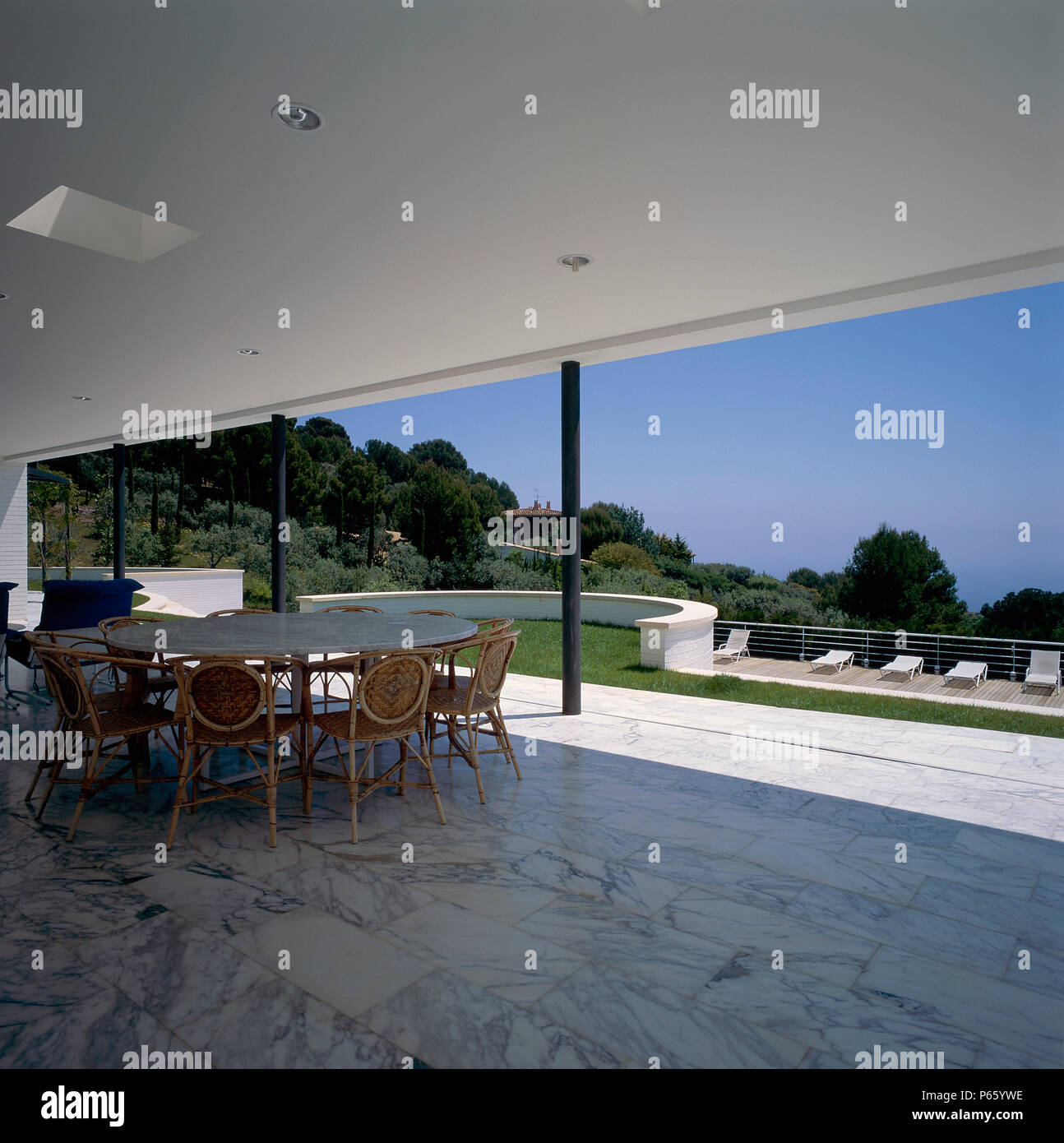 Lanai style architecture hi-res stock photography and images - Alamy