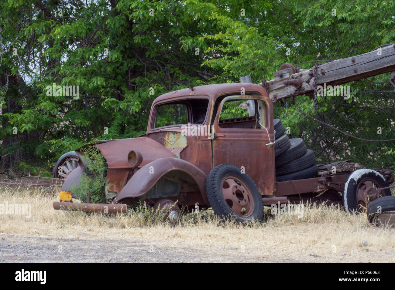 Rusted truck hi-res stock photography and images - Alamy