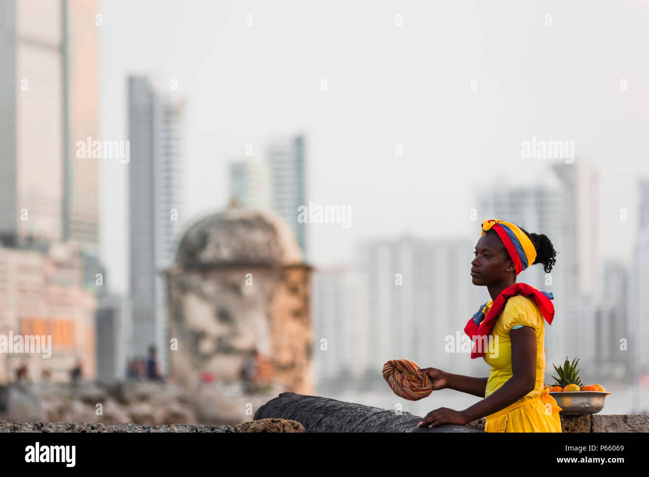 Palenquera colombian traditional costume hi-res stock photography and ...