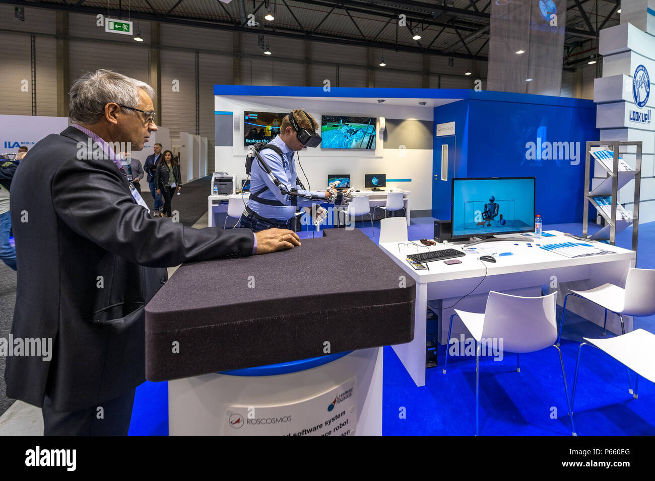 Space hardware hi-res stock photography and images - Alamy