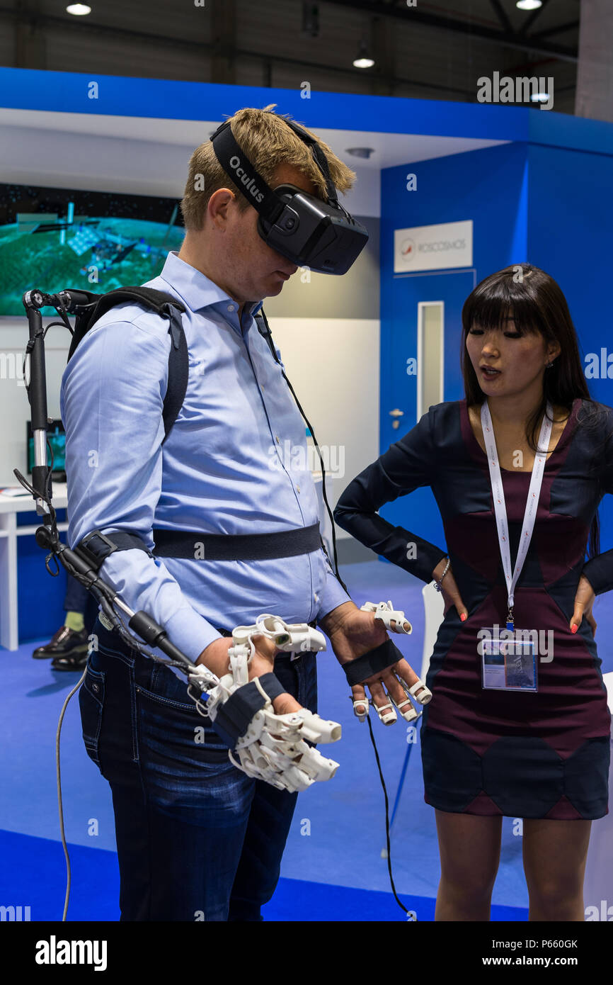 Space hardware hi-res stock photography and images - Alamy