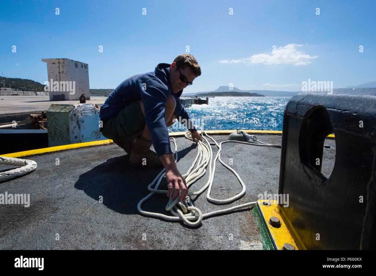 160426-N-YM856-260 SOUDA BAY, Greece (April 26, 2016) Construction ...