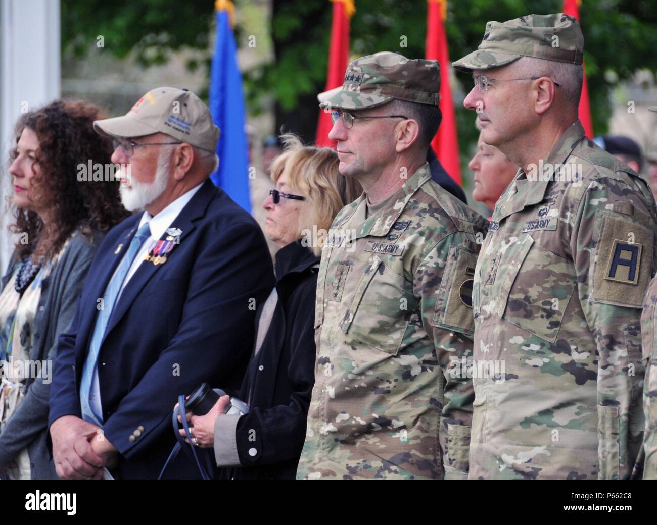 Lt gen michael tucker commanding hi-res stock photography and images ...