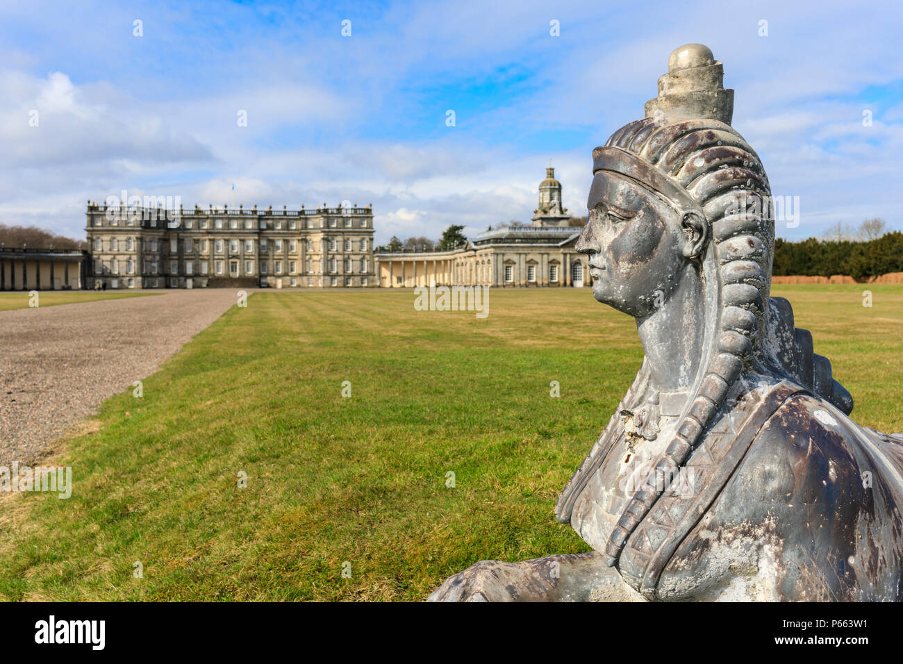 Ornamental statue hi-res stock photography and images - Alamy