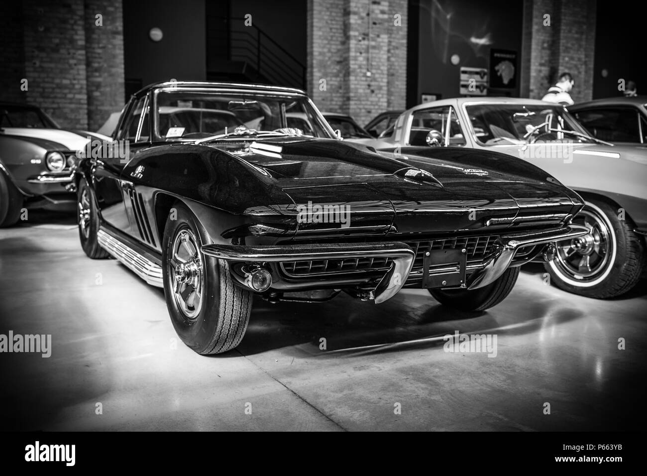 Chevrolet vintage c2 Black and White Stock Photos & Images - Alamy