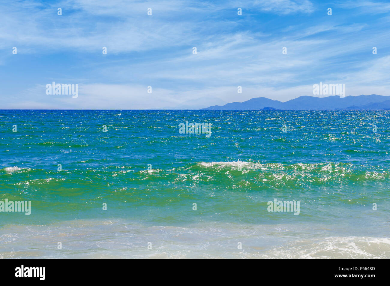 Foam wave on sea hi-res stock photography and images - Alamy