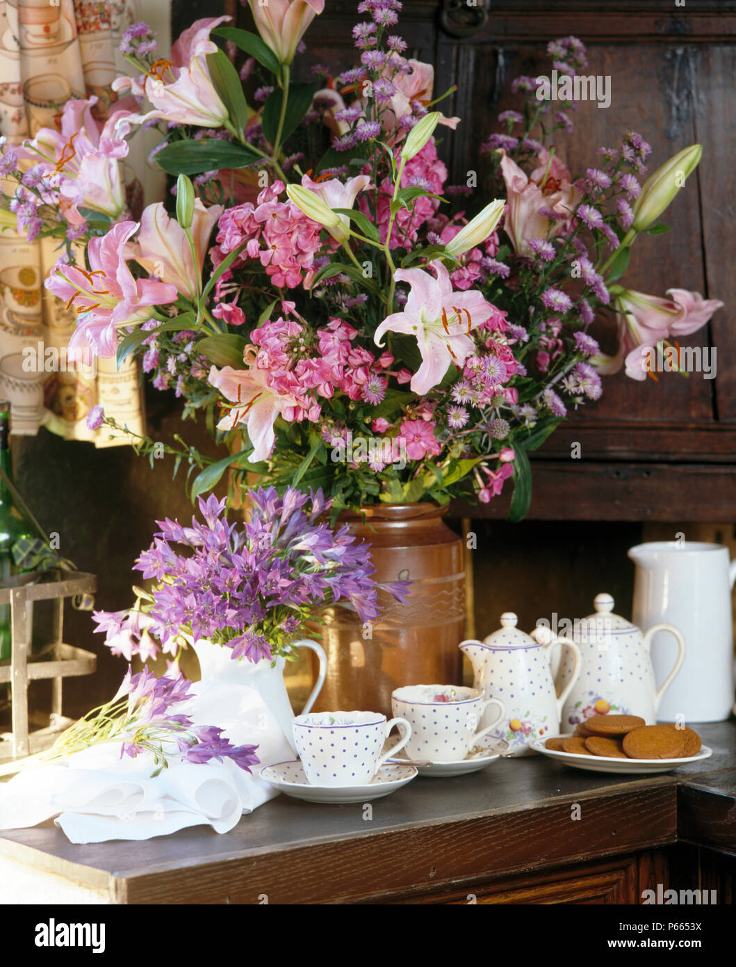 Tea Set Display Stock Photos & Tea Set Display Stock Images - Alamy