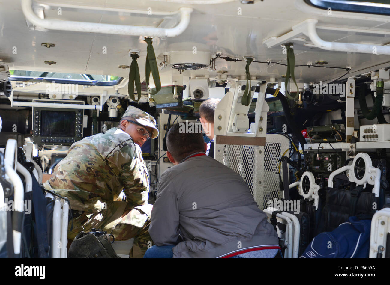 Engineer squad vehicle hi-res stock photography and images - Alamy