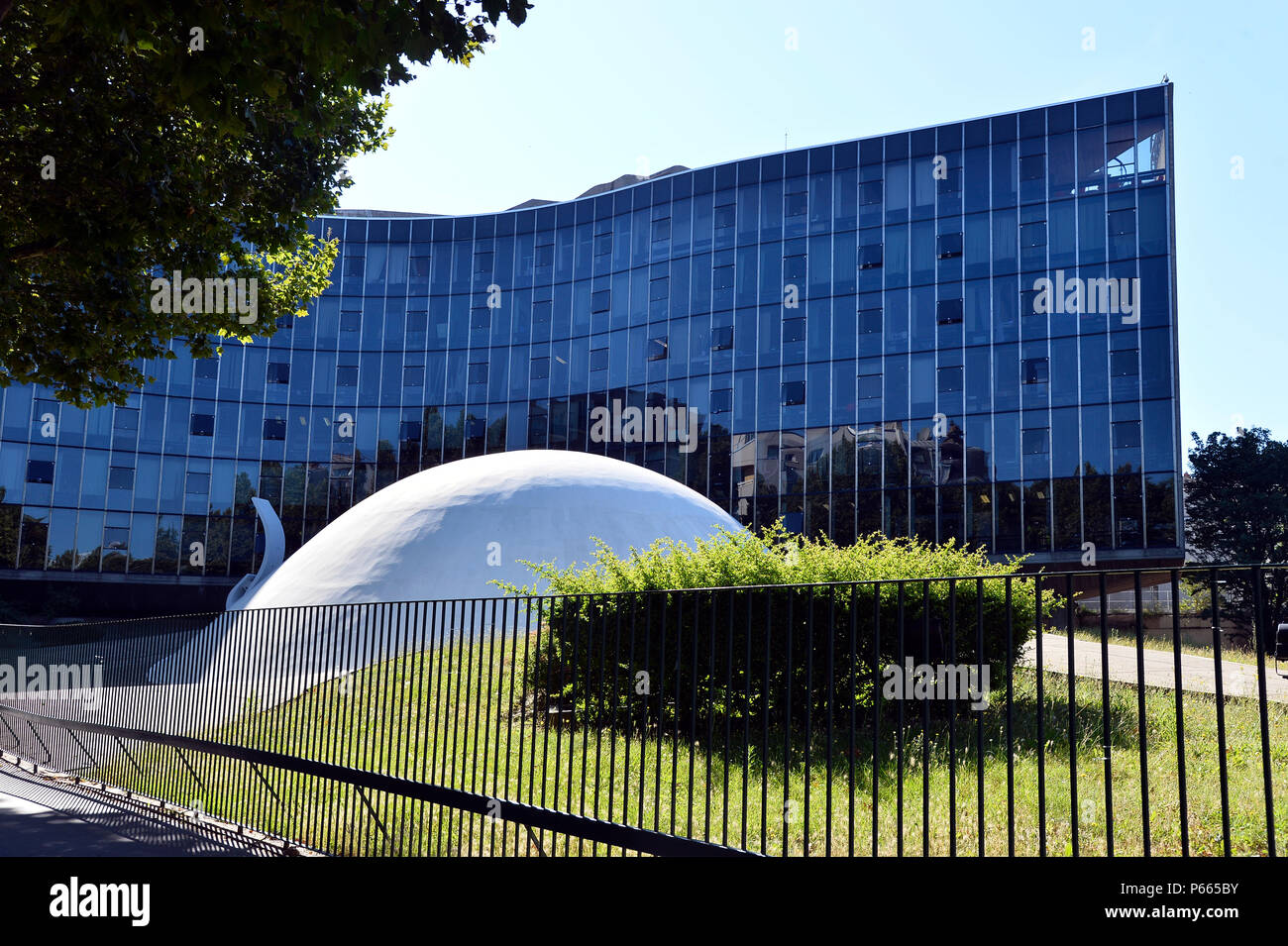 Communist headquarters paris hi-res stock photography and images - Alamy