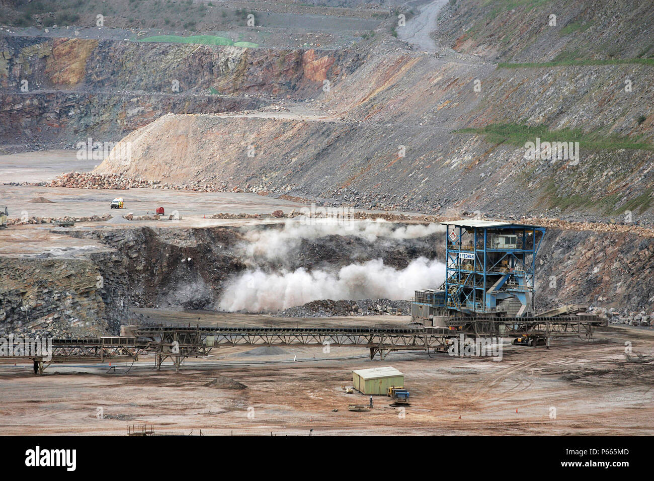 Explosion quarry hi-res stock photography and images - Alamy