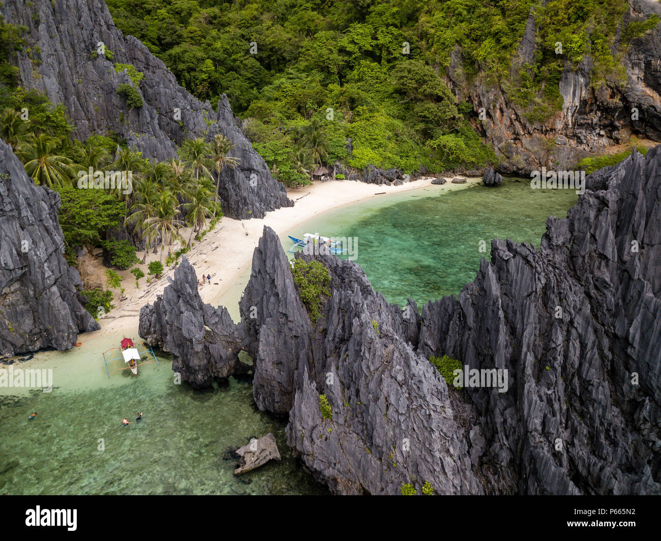 Limestone coral island hi-res stock photography and images - Alamy