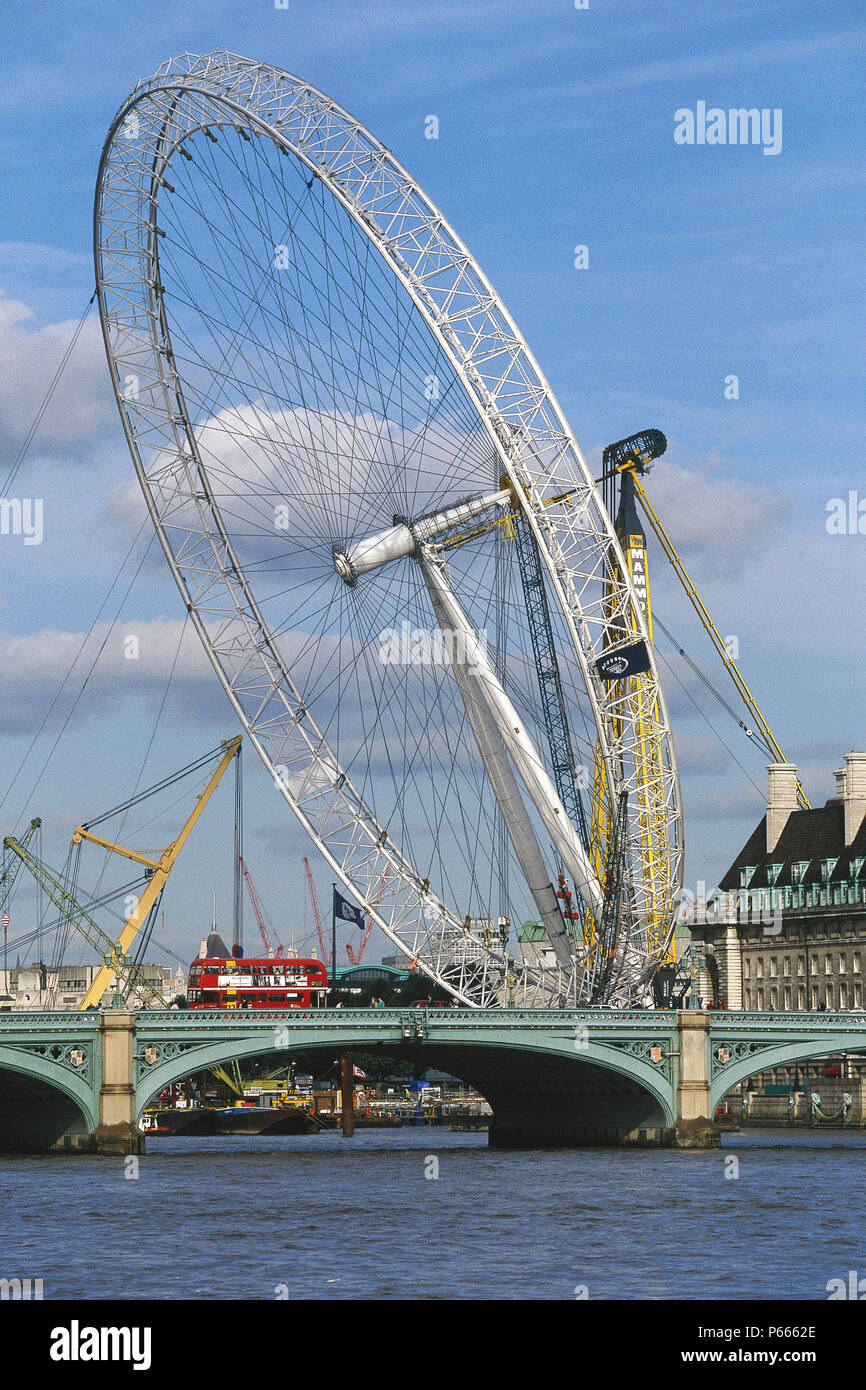 Erection of London Eye Millennium Wheel. London, United Kingdom ...