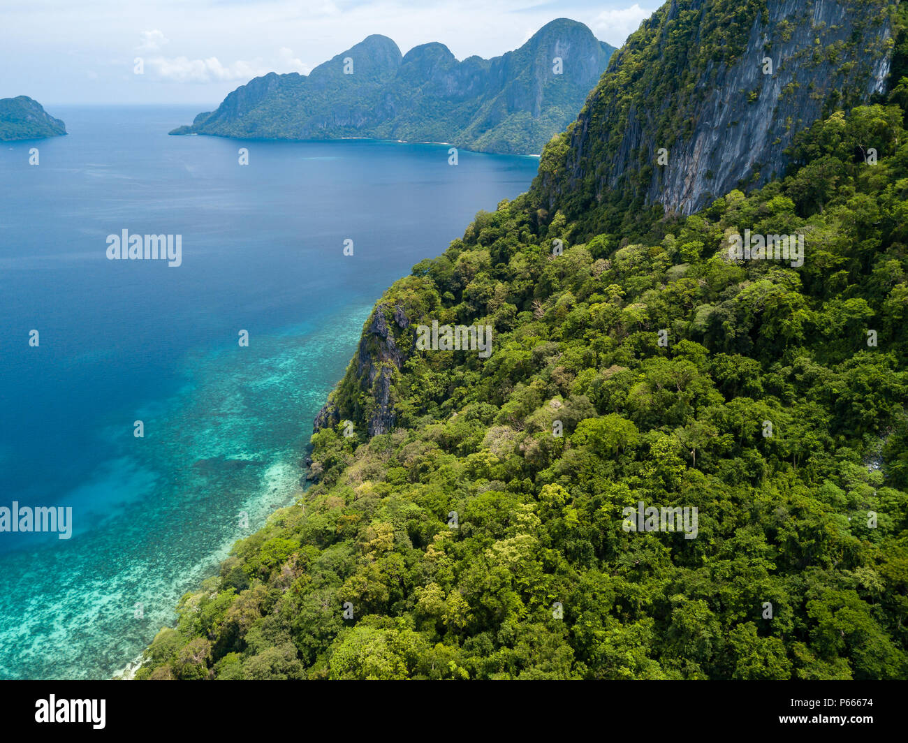 Tall cliffs hi-res stock photography and images - Alamy