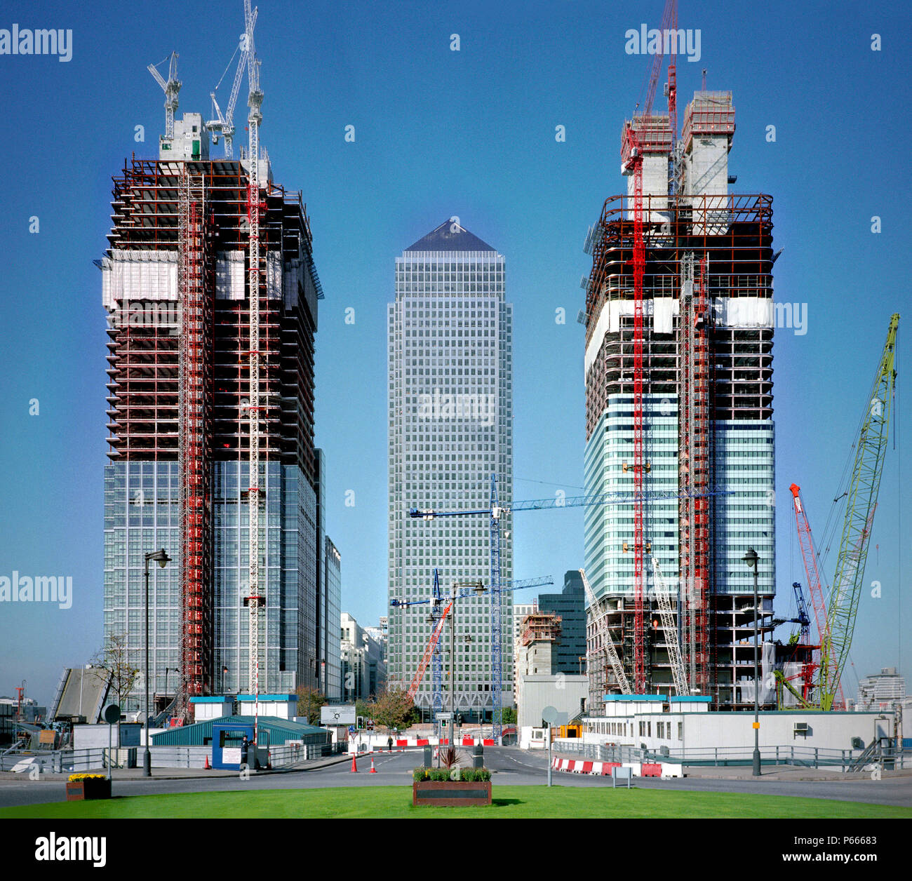 Canary Wharf, construction of the HSBC and City Group Towers Stock ...