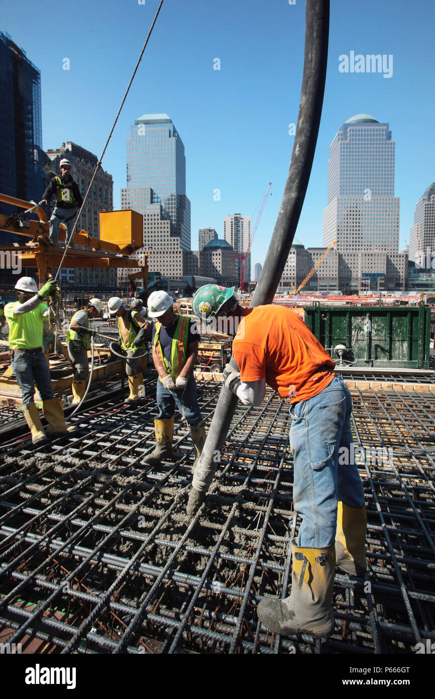 Uncompleted skyscraper hi-res stock photography and images - Alamy