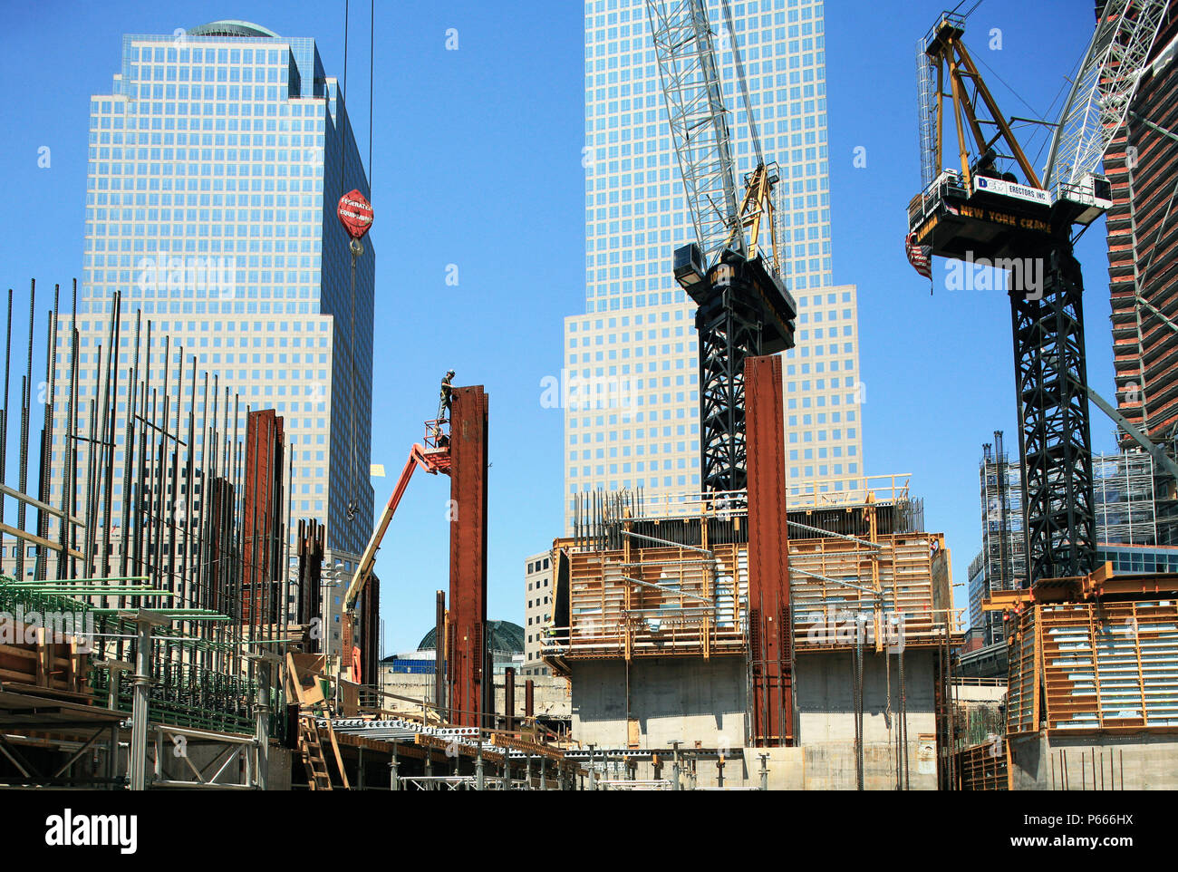 Steel columns sketch outer dimensions of Tower One structure, World ...