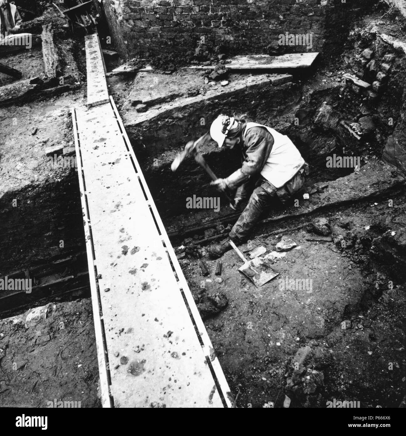 Black man digging with spade hi-res stock photography and images - Alamy