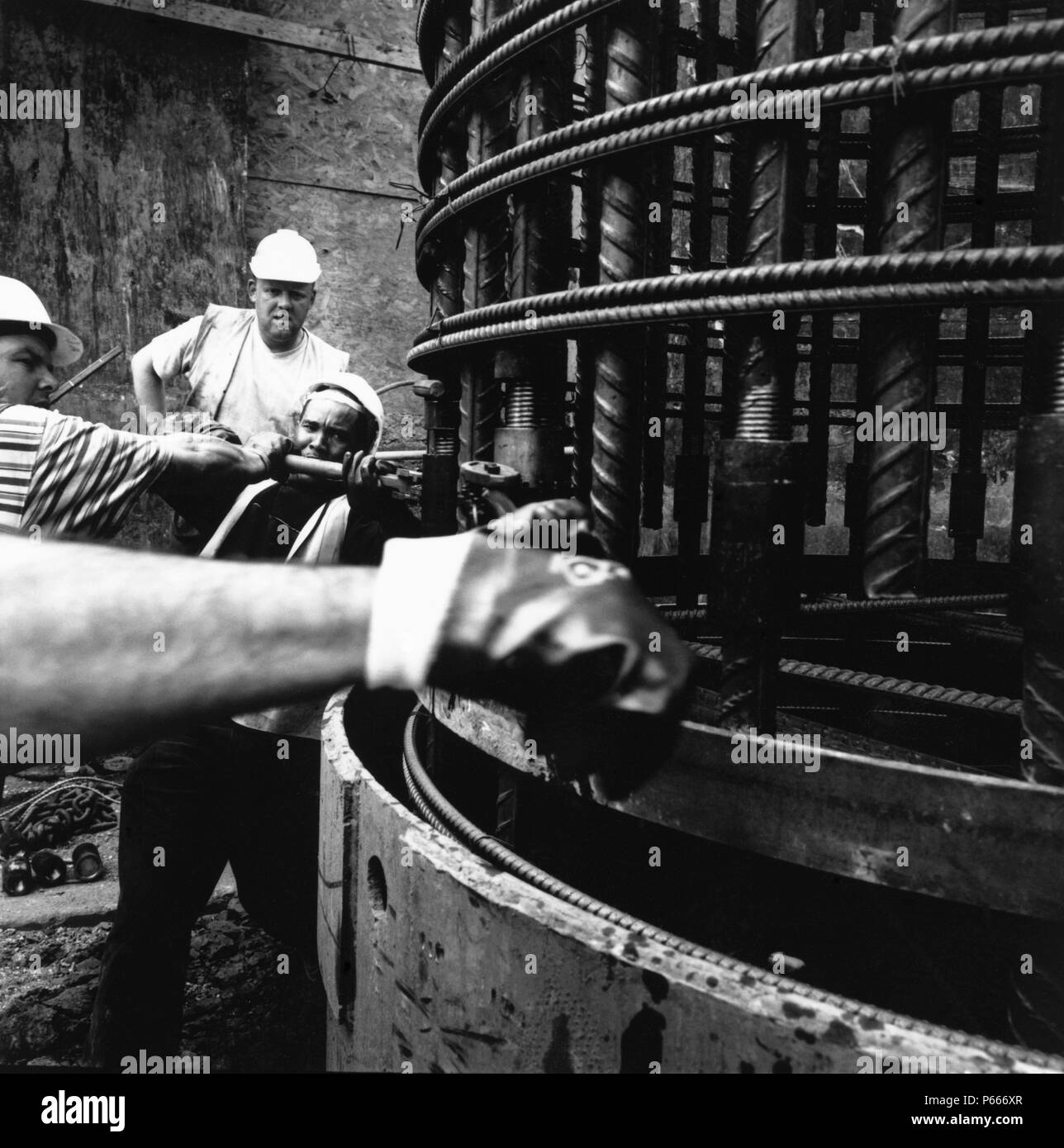 Shuttering concrete steel reinforcement rebar Black and White Stock ...