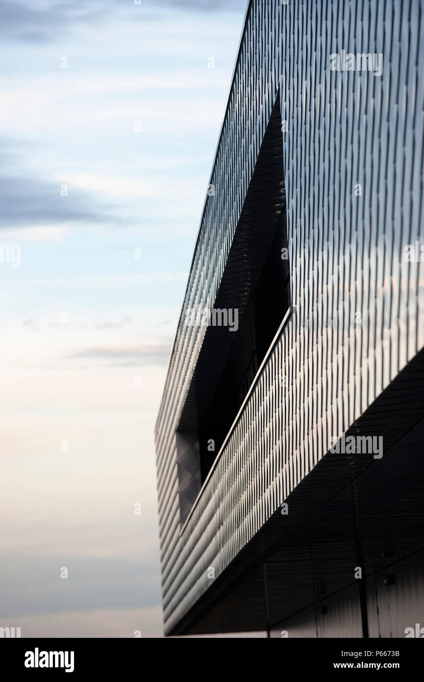 Steel cladding hi-res stock photography and images - Alamy