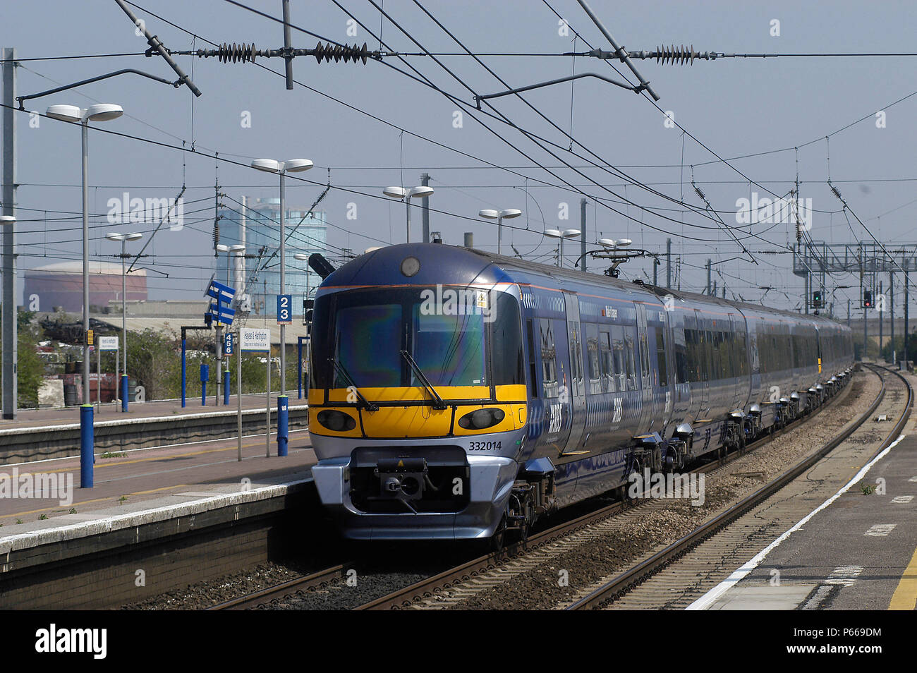 Electrified vehicles hi-res stock photography and images - Alamy