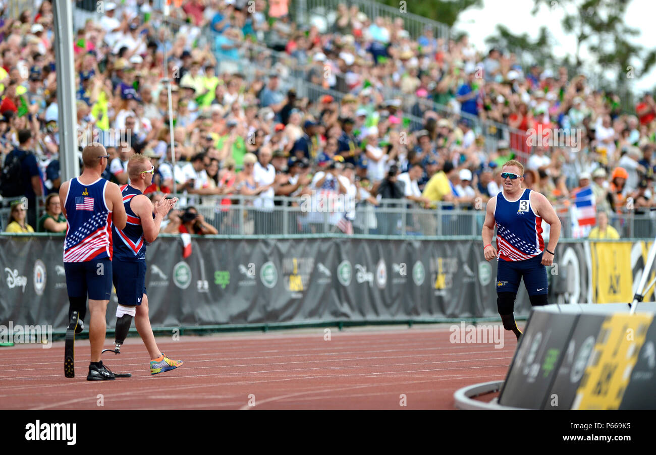 1500 meter run hi-res stock photography and images - Alamy