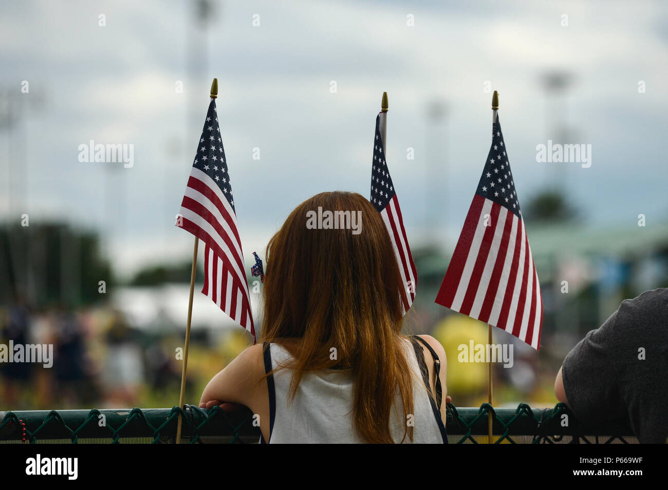 A young fan supports Team United States at Invictus Games 2016, Orlando ...