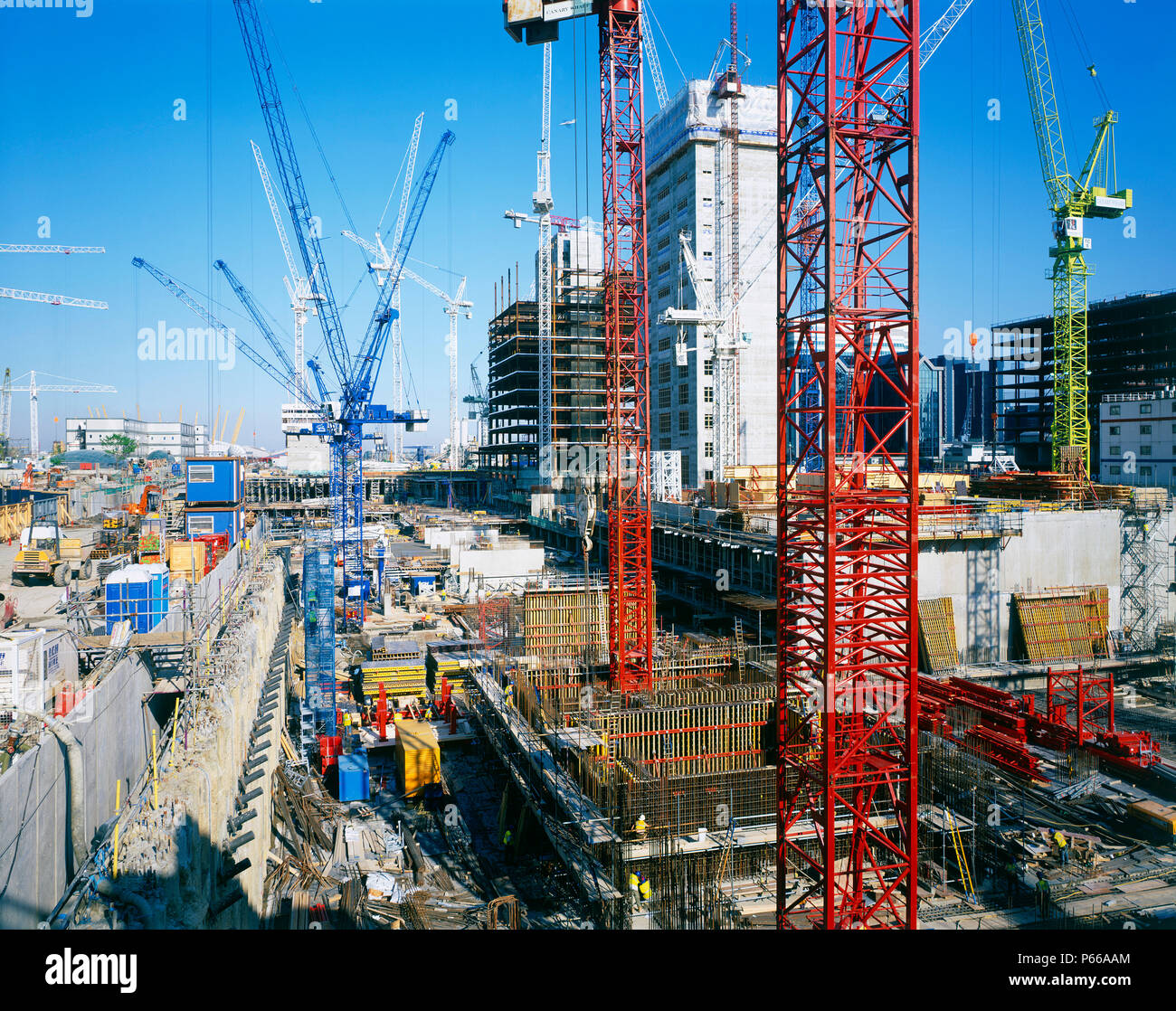 Canary wharf under construction hi-res stock photography and images - Alamy