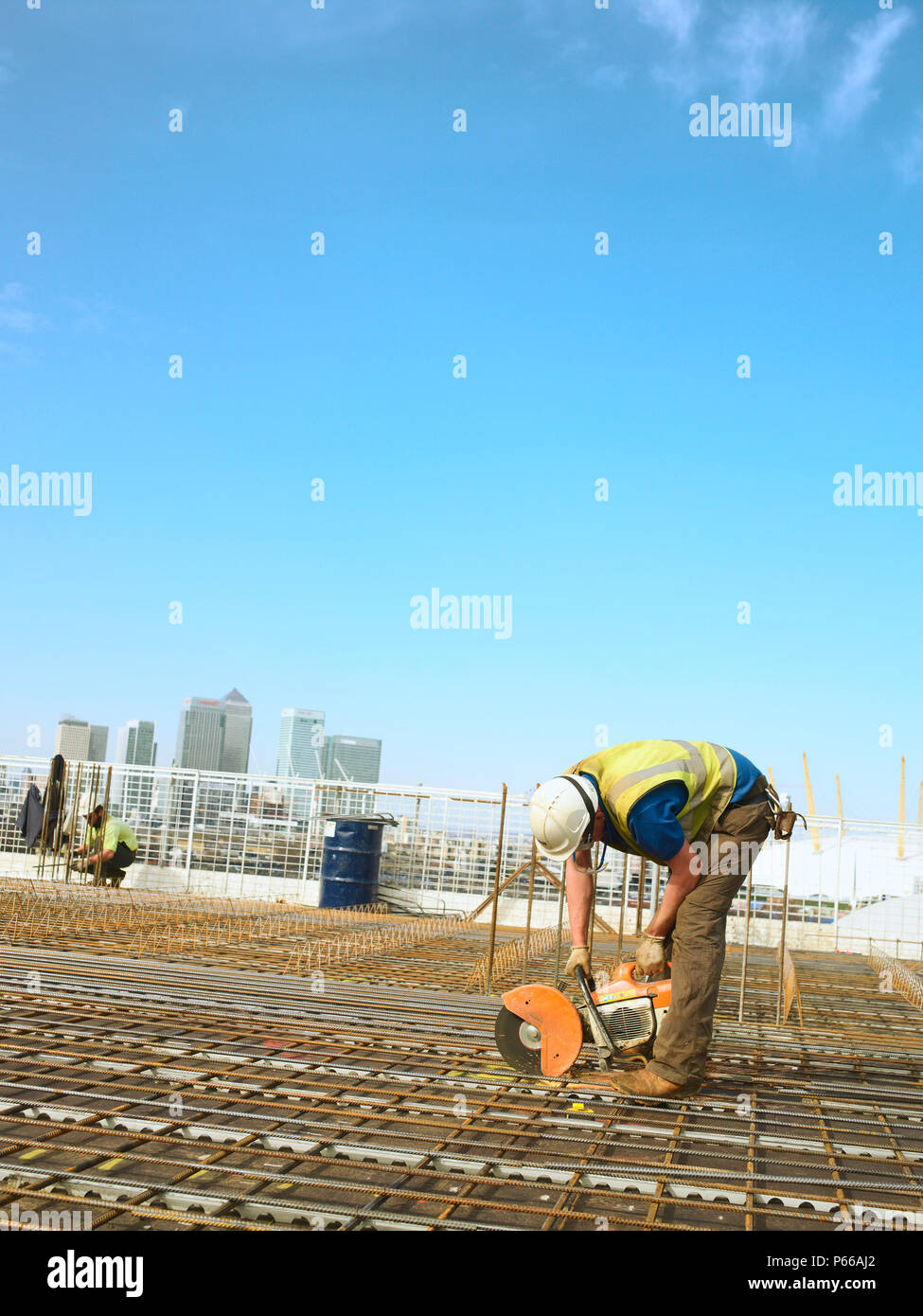 Rebar cutter hi-res stock photography and images - Alamy