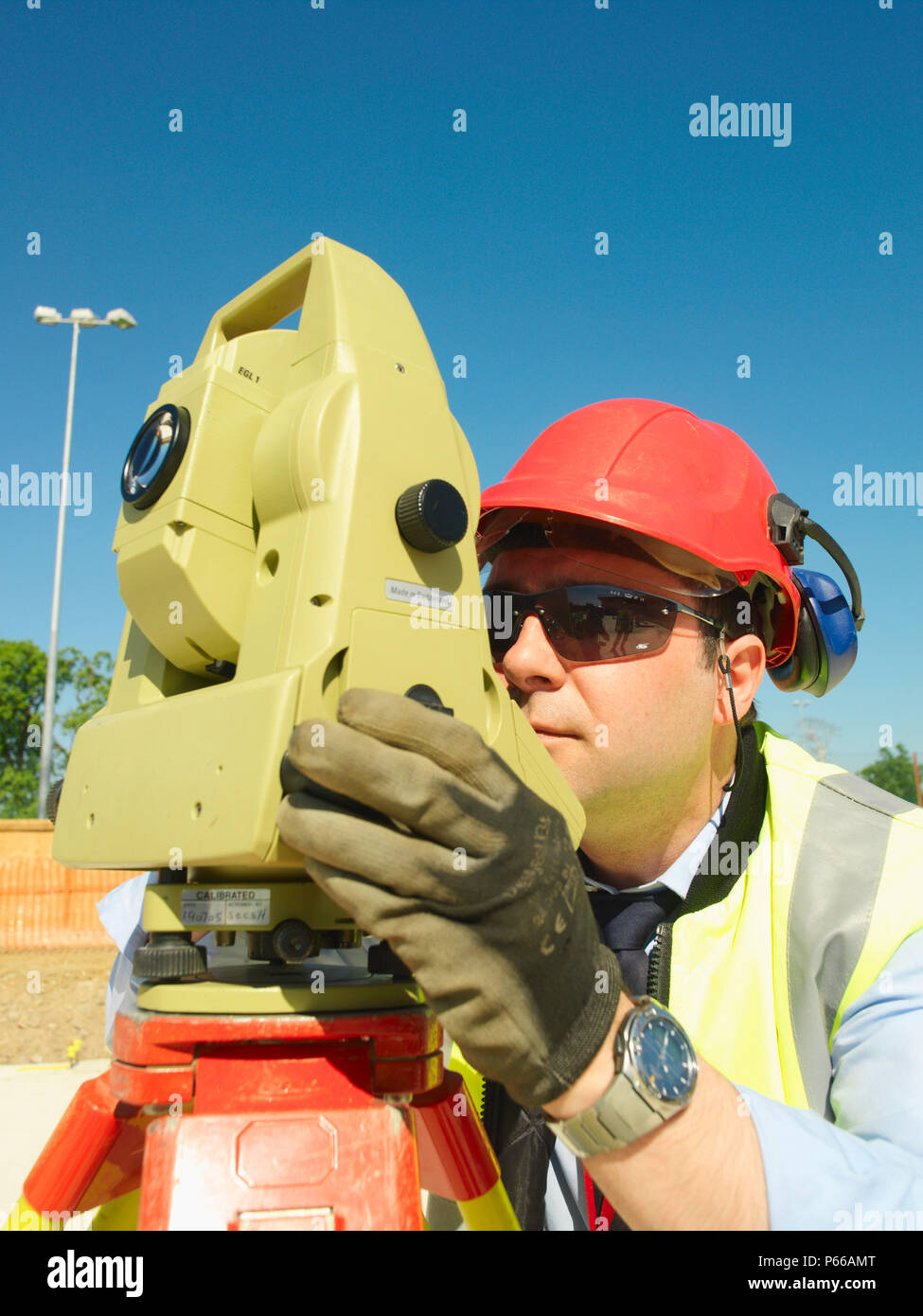 Theodolite close up hi-res stock photography and images - Alamy