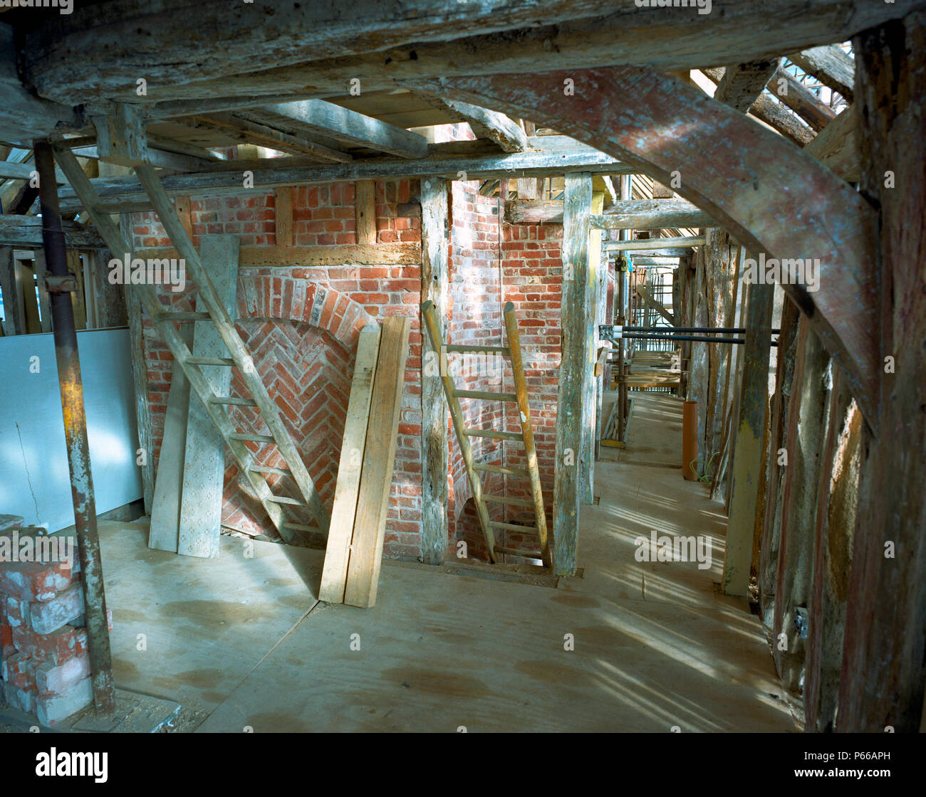 Exposed beams in barn hi-res stock photography and images - Alamy