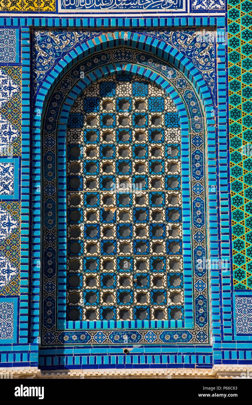 Colorful Islamic pattern. Mosaic tiles on a mosque. Dome of the Rock ...