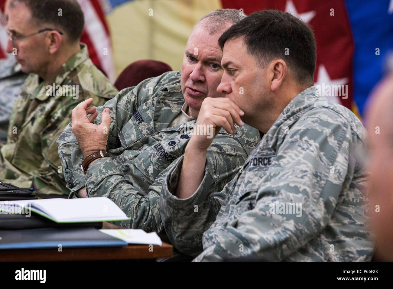 Gen. Robert B. Abrams, Commander, U.S. Army Forces Command, meets with ...