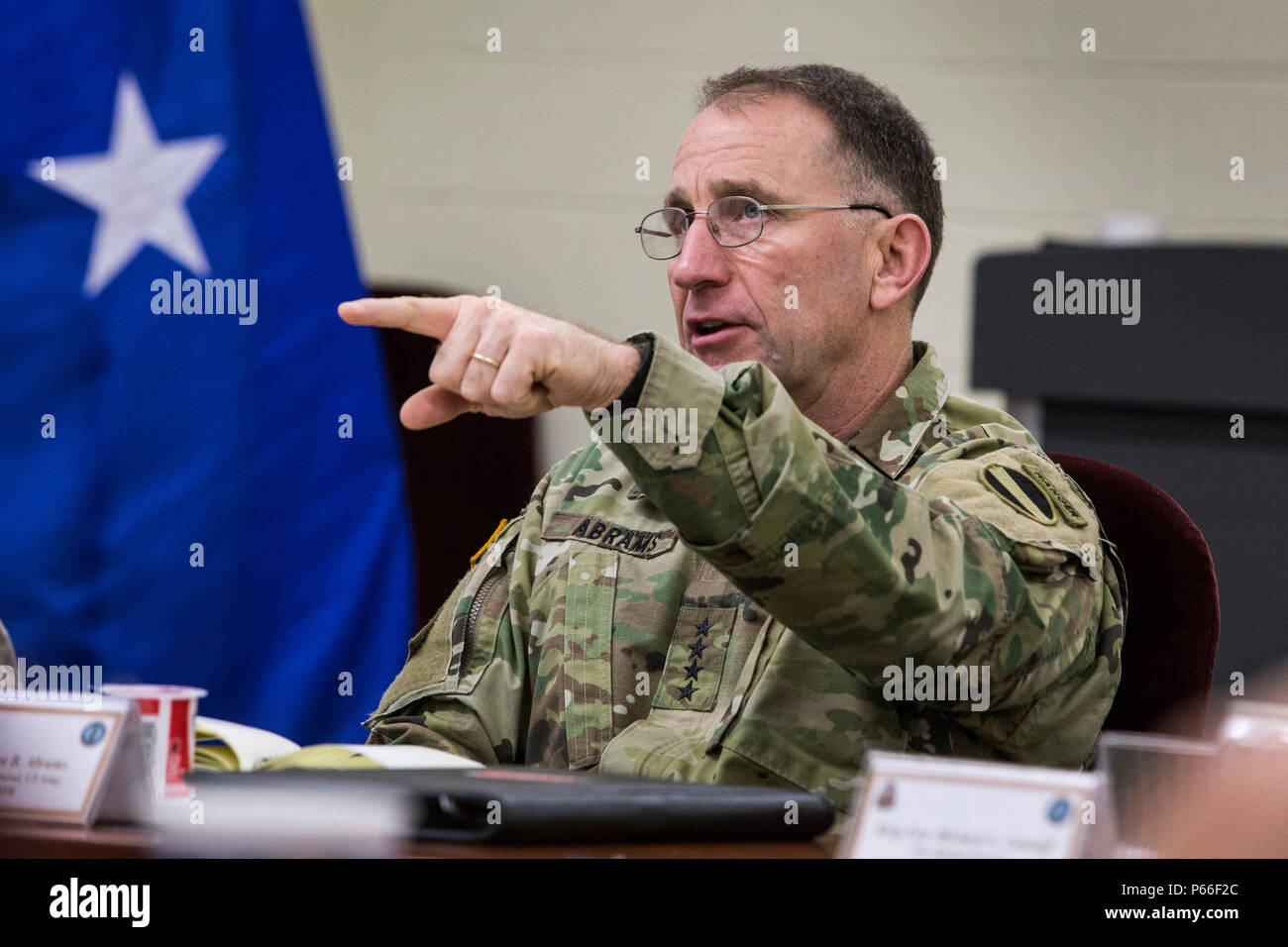 Gen robert b abrams commander u s army forces command hi-res stock photography and images - Alamy